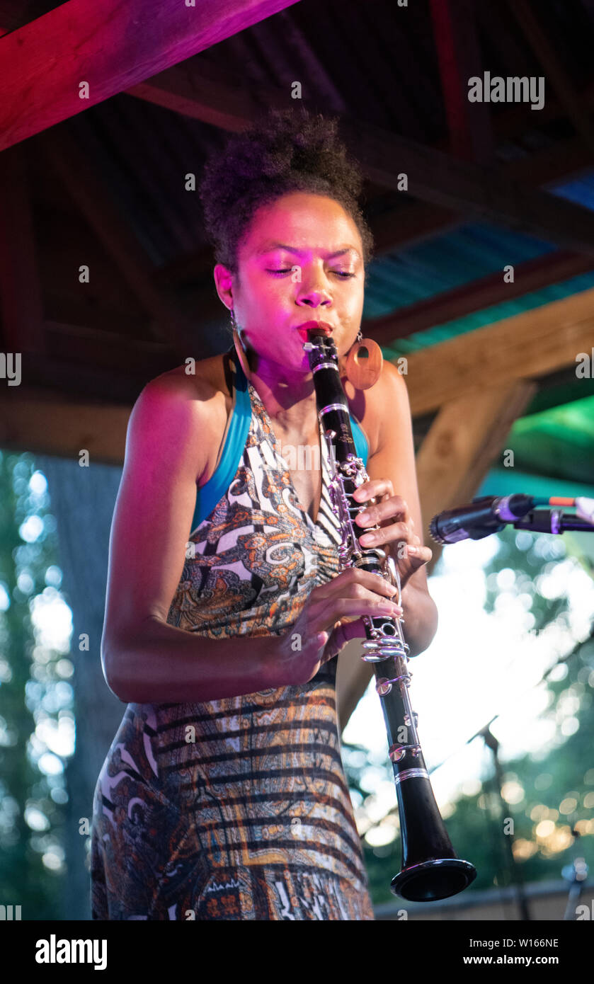 Jazz birds hi-res stock photography and images - Alamy