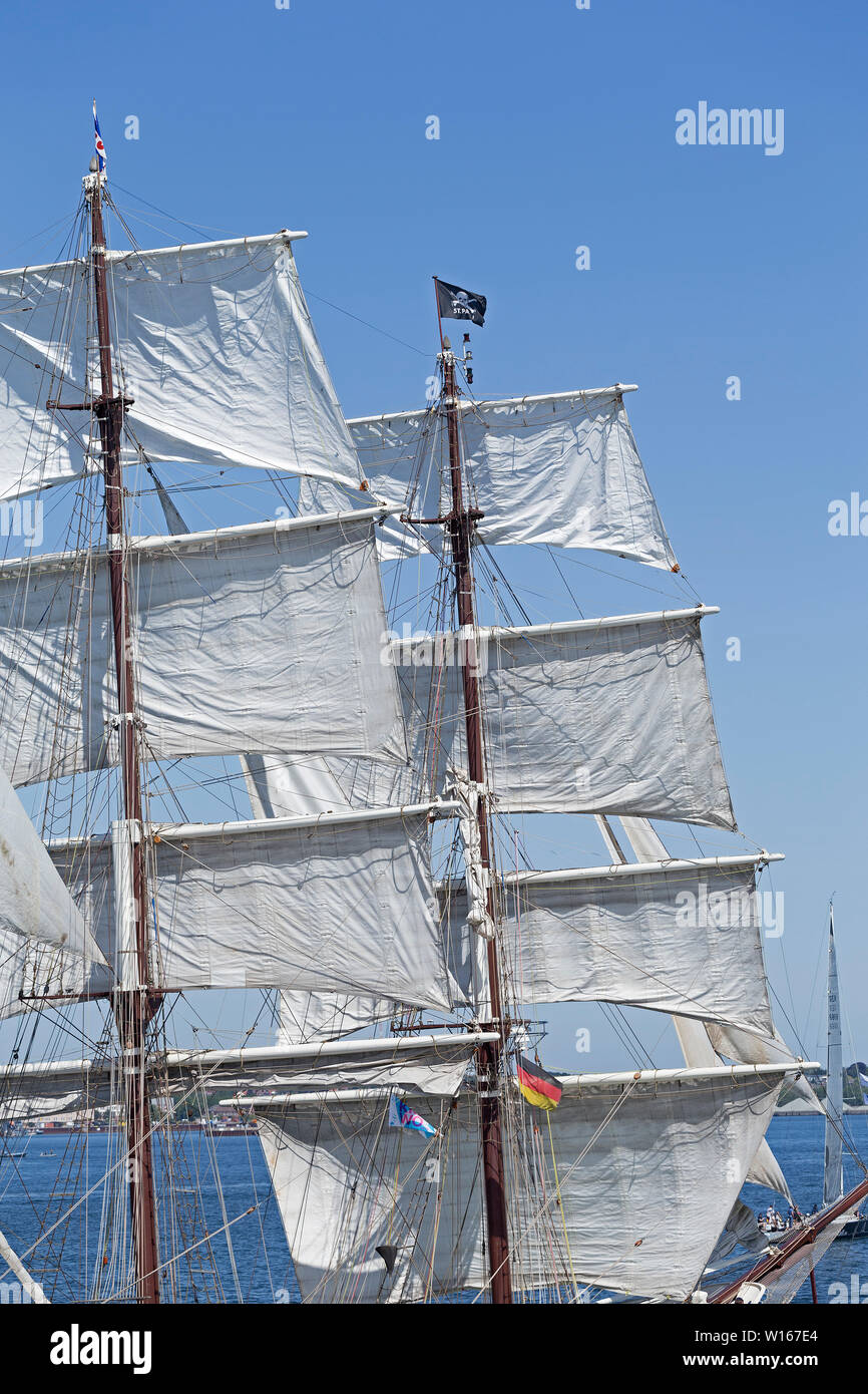 Segelschiff sailing ship hi-res stock photography and images - Alamy