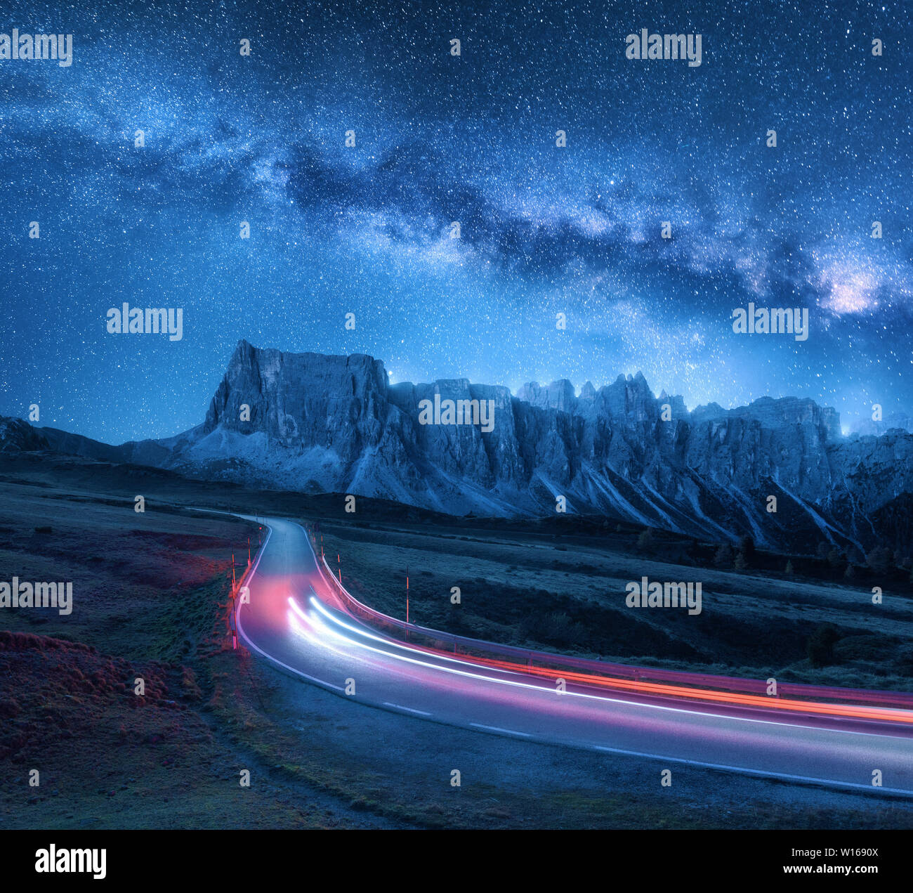Car lights at night road hi-res stock photography and images - Alamy