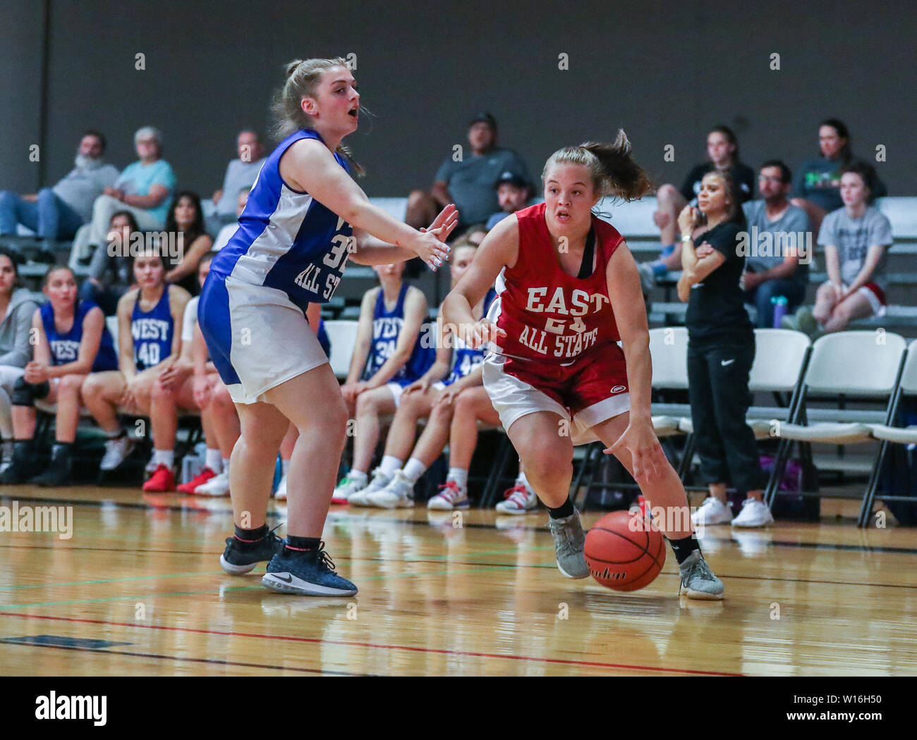 Basketball action at the Washington State 2A and 3A All Star Game in ...