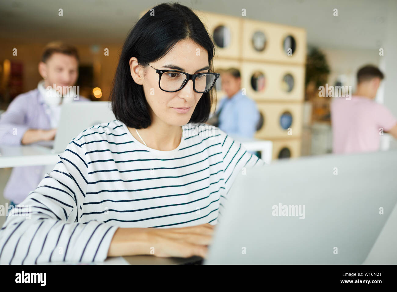 Coworking networking hi-res stock photography and images - Alamy