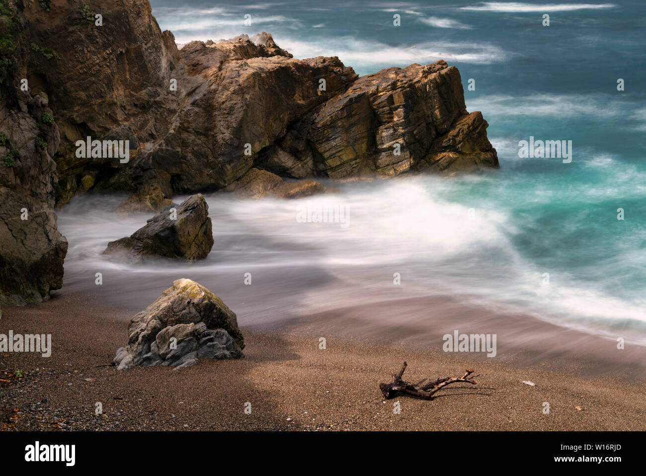 Back of the wave hi-res stock photography and images - Alamy