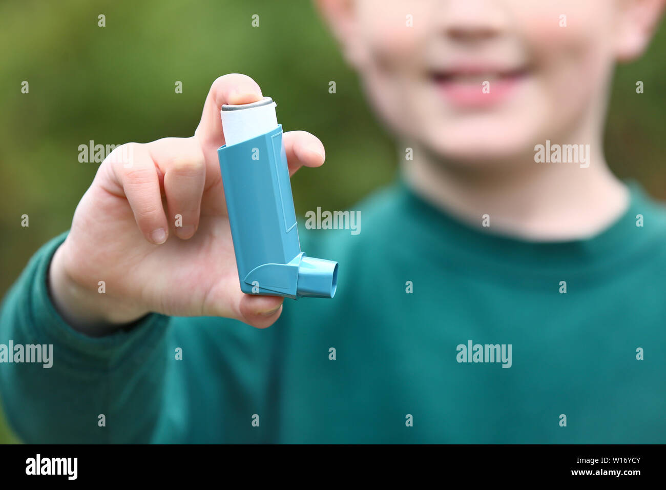 Inhaler on outdoors hi-res stock photography and images - Alamy