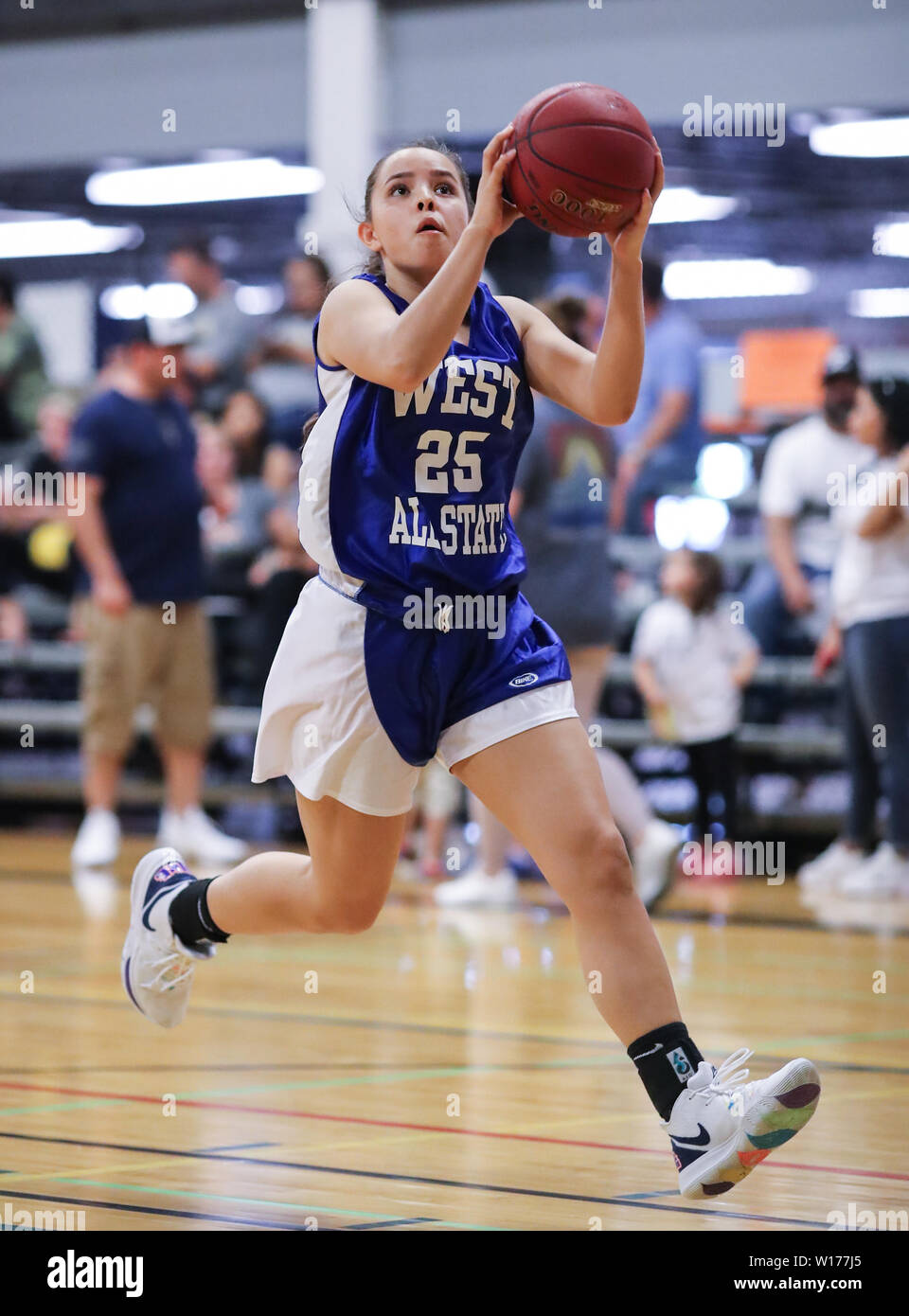 Basketball action at the Washington State 2A and 3A All Star Game in ...