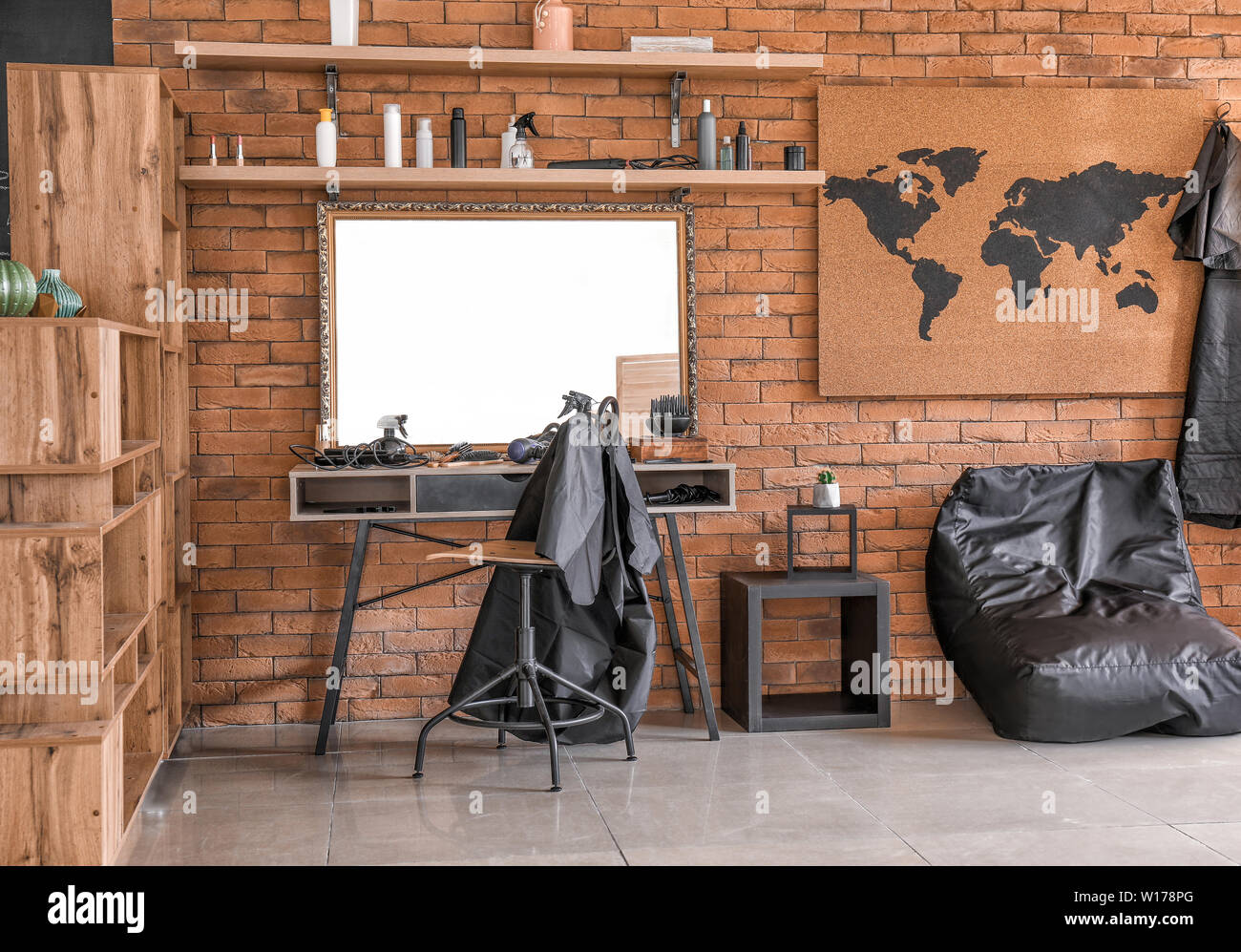 Interior of modern hairdressing salon Stock Photo - Alamy