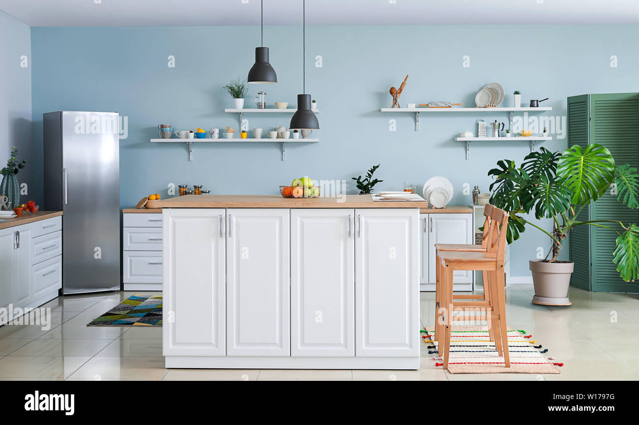 Interior of modern comfortable kitchen Stock Photo - Alamy