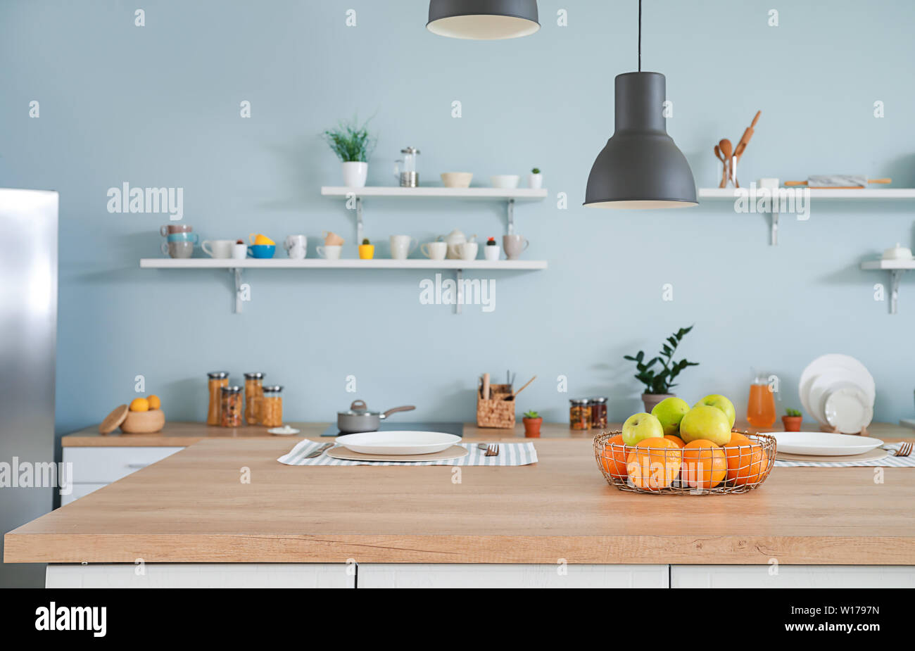 Interior of modern comfortable kitchen Stock Photo - Alamy