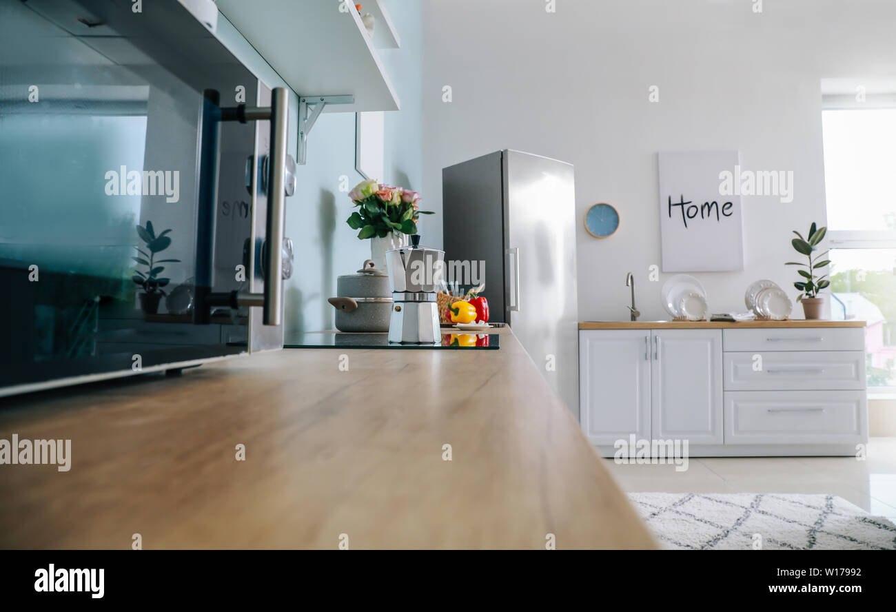 Interior of modern comfortable kitchen Stock Photo - Alamy