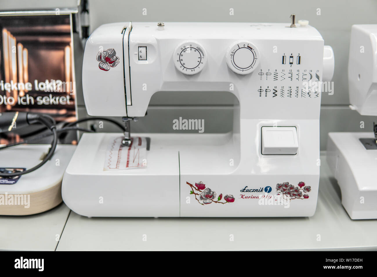 Sewing machine equipment hi-res stock photography and images - Alamy