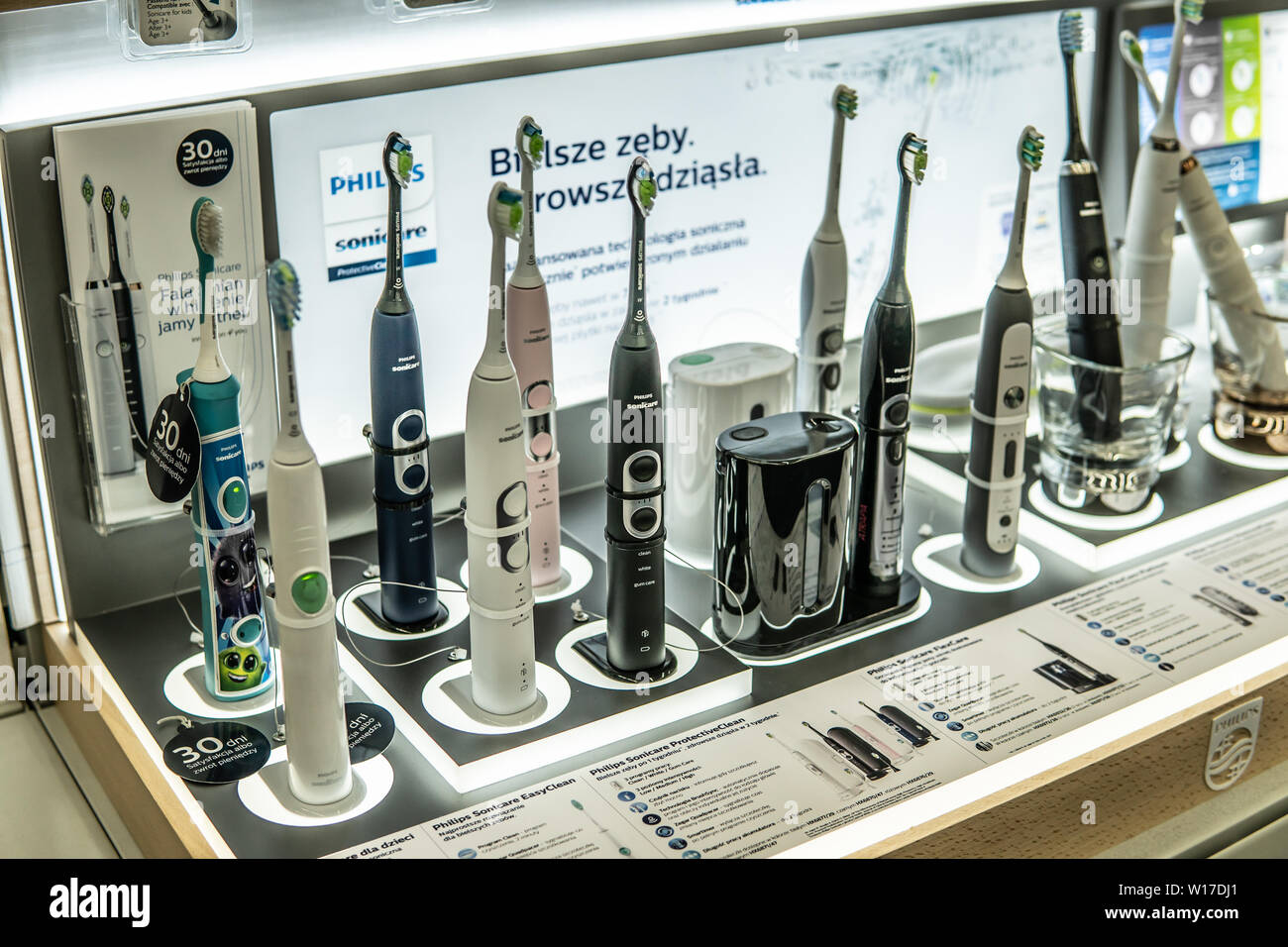 Sonicare toothbrush hi-res stock photography and images - Alamy