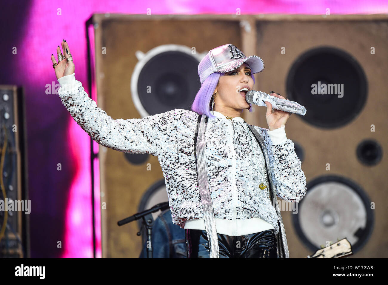 Glastonbury, Pilton, Somerset, UK. 30th June 2019. Miley Cyrus performs ...