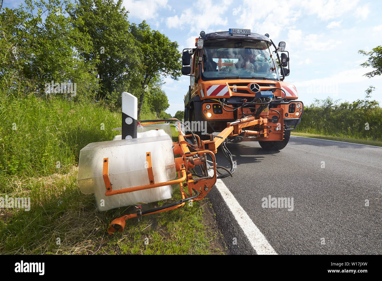 Delineators hi-res stock photography and images - Alamy