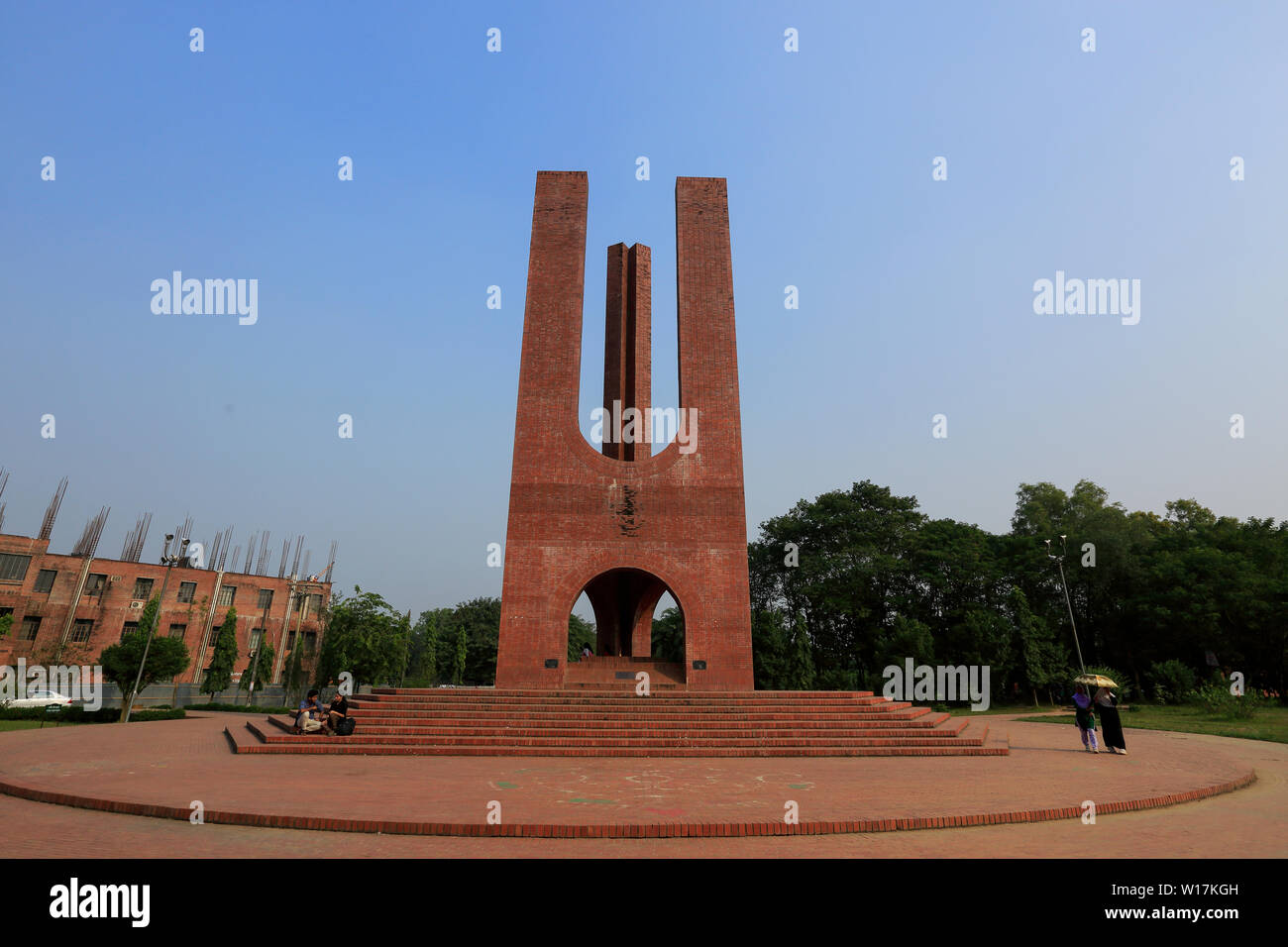 Big shaheed minar hi-res stock photography and images - Alamy