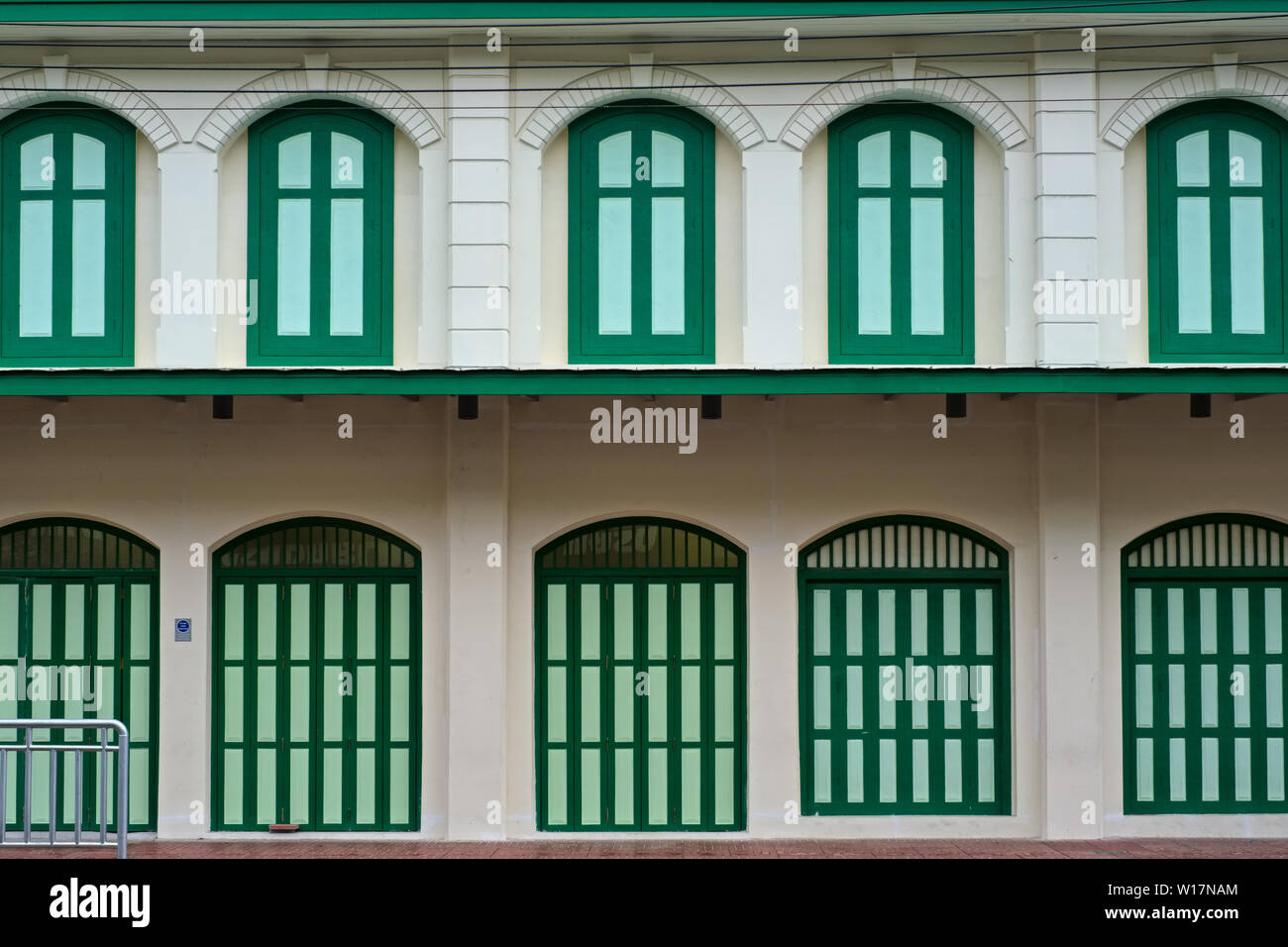 Bangkok restored shophouses hi-res stock photography and images - Alamy