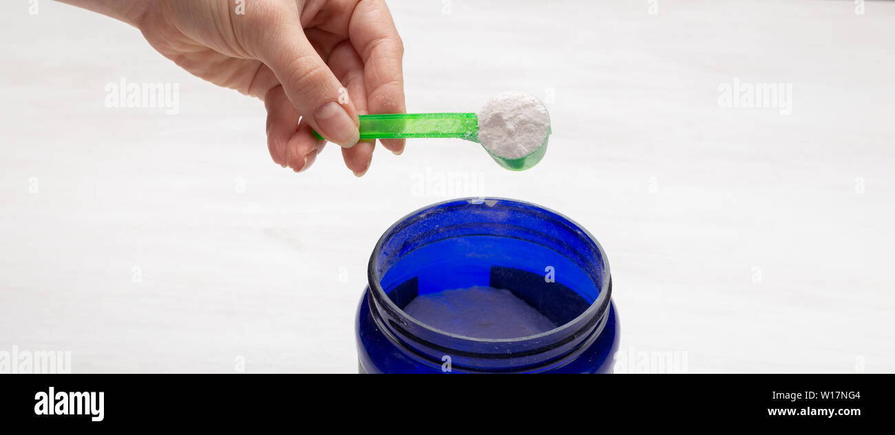 Athlete eating in table hi-res stock photography and images - Alamy