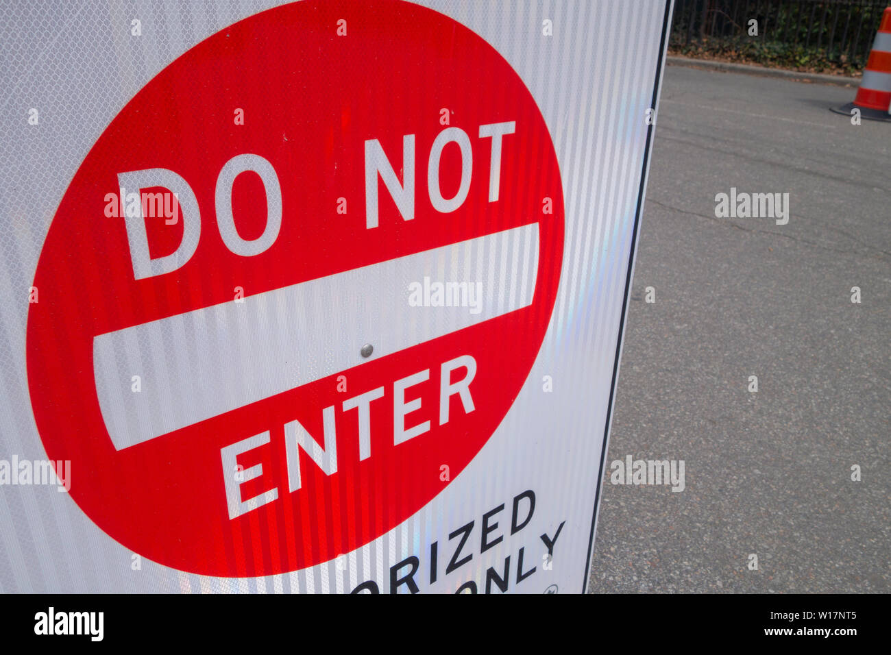 american street do not enter red and white sign Stock Photo - Alamy