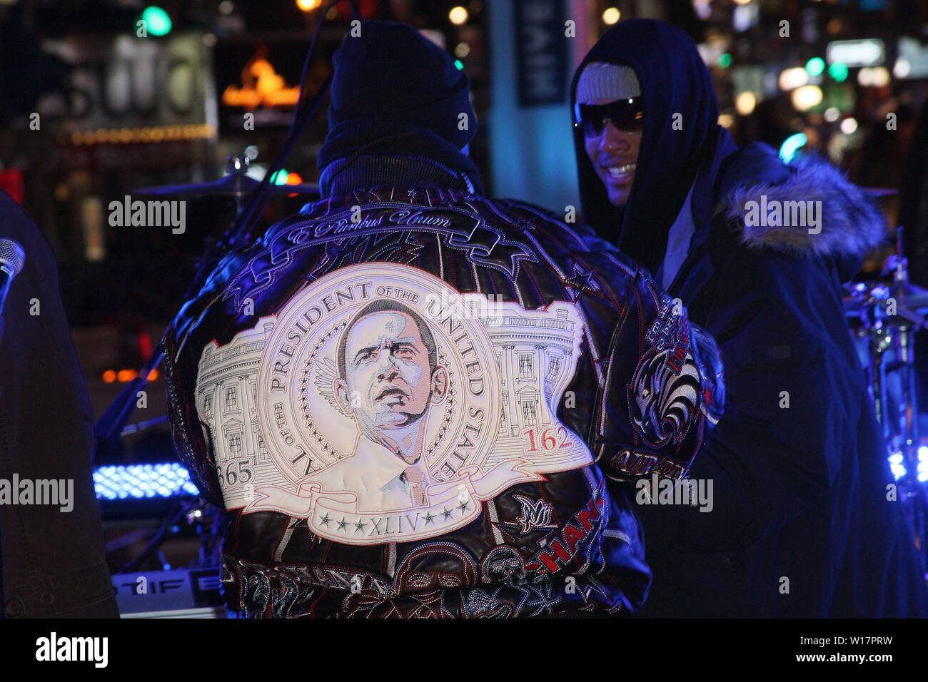 31 december 2009 times square hi-res stock photography and images - Alamy