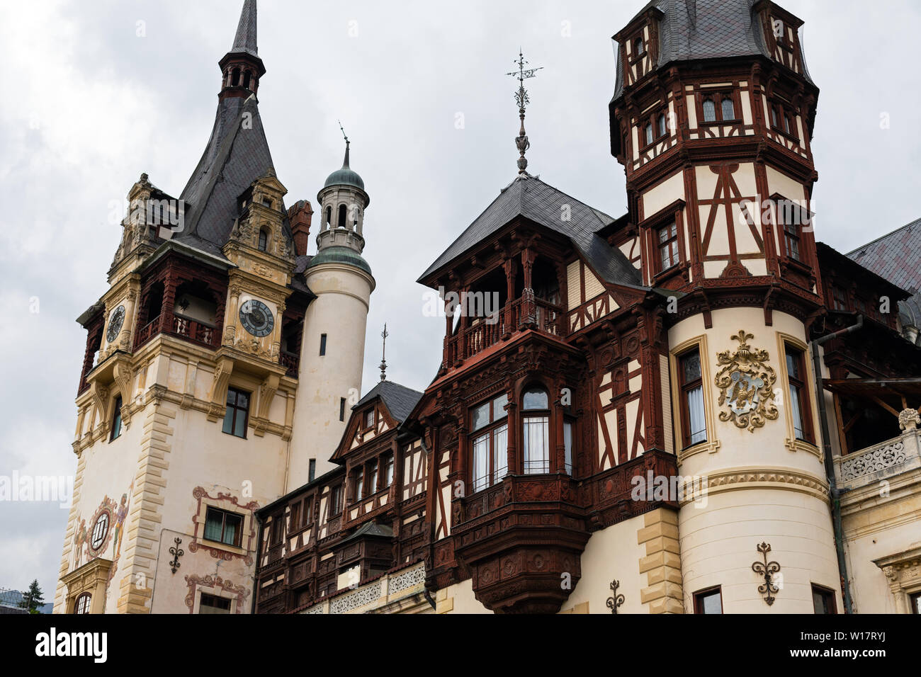 Scenic picture of the Peles Castle in Sinaia, Romania - Beautiful ...