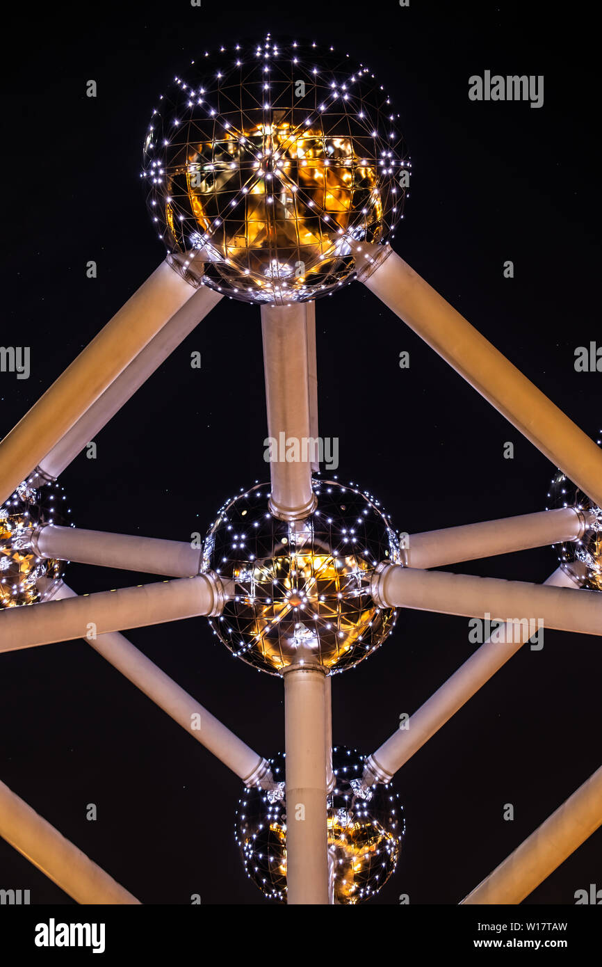 Body Centred Cubic Crystal High Resolution Stock Photography and Images ...