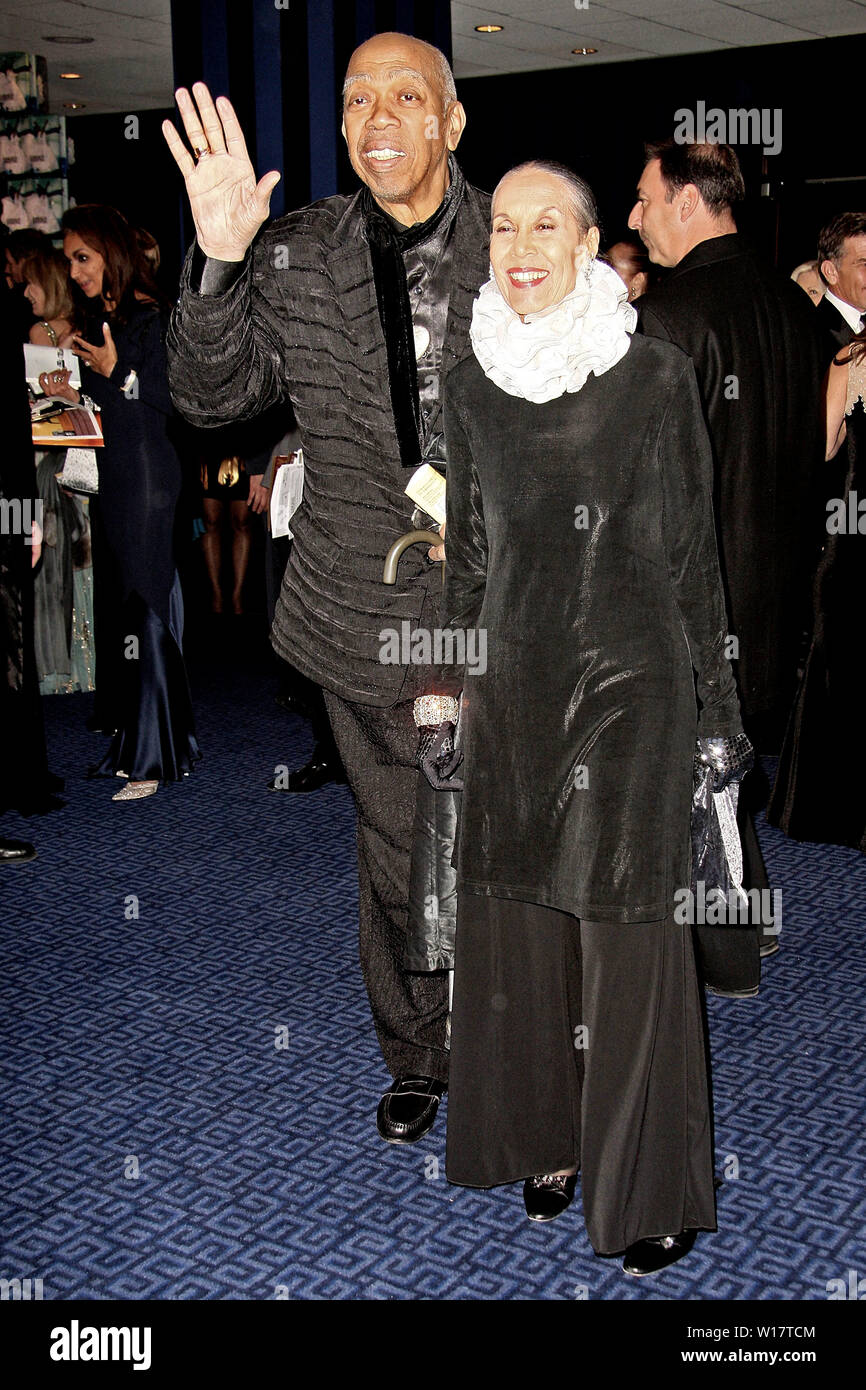 Encyolpedia Geoffrey Holder