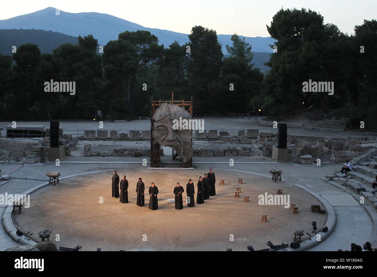 A bold, original concept by the National Theatre of Greece: Oresteia ...