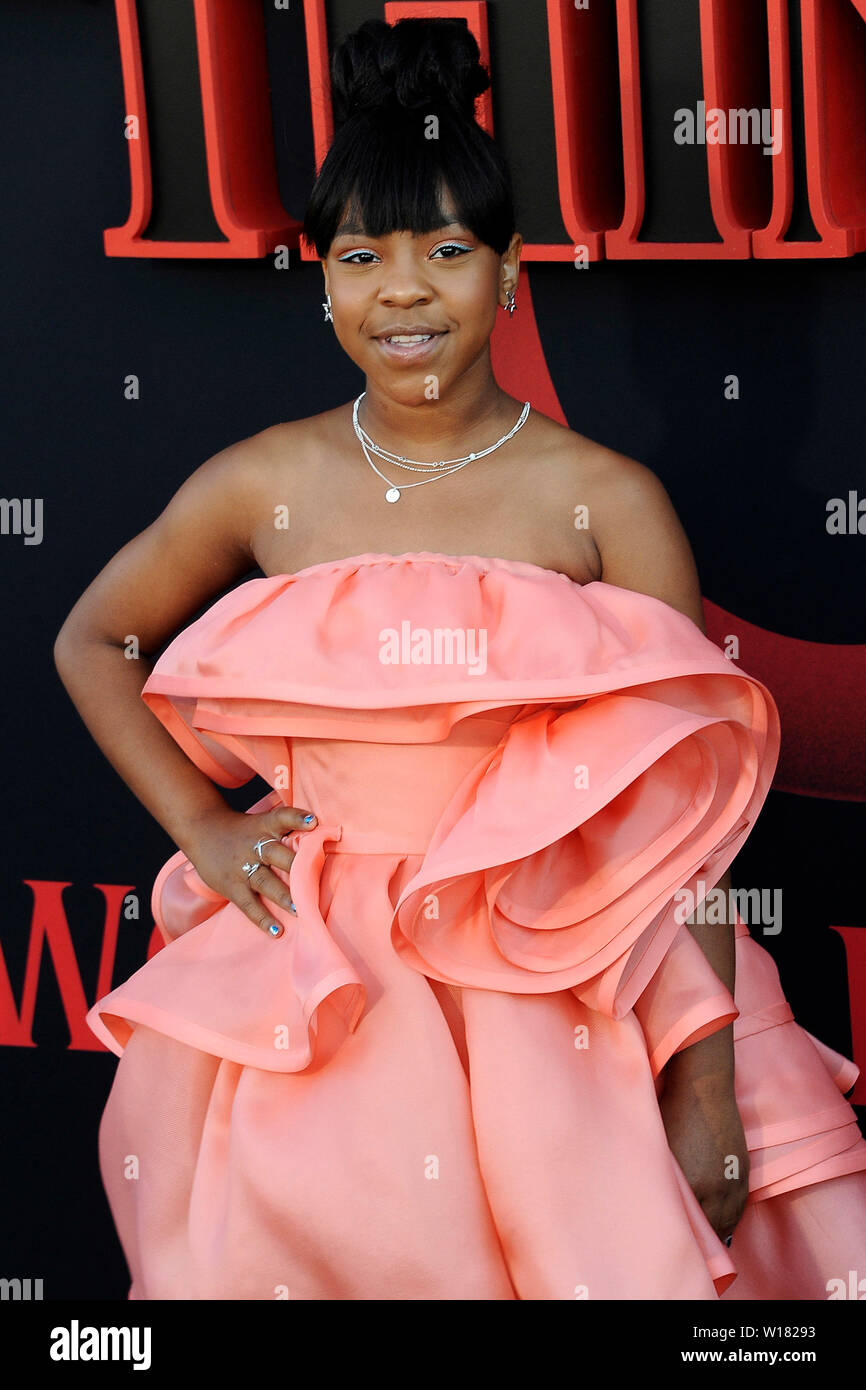 Erica sinclair in stranger things hi-res stock photography and images ...