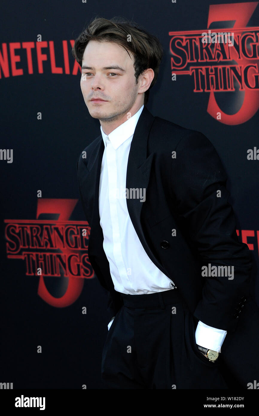 Jonathan byers in stranger things hi-res stock photography and images ...