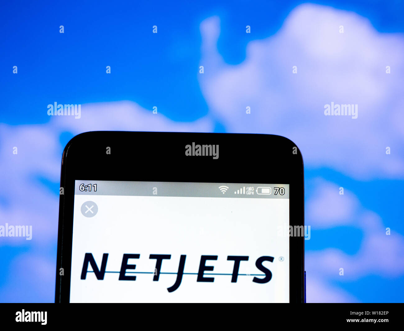 Netjets logo hi-res stock photography and images - Alamy