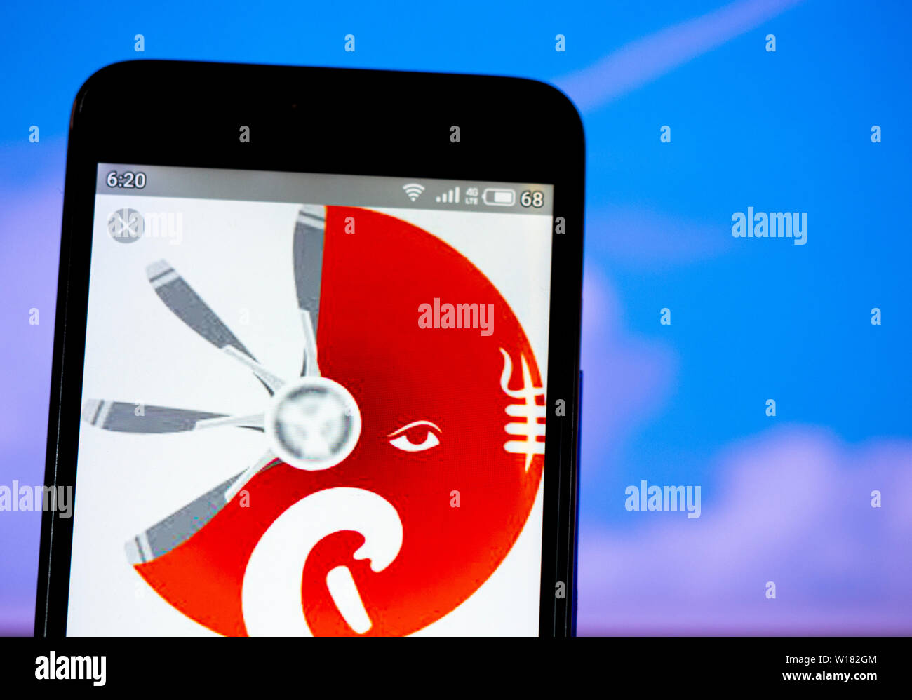 In this photo illustration the Summit Air logo is seen displayed on a smartphone Stock Photo - Alamy