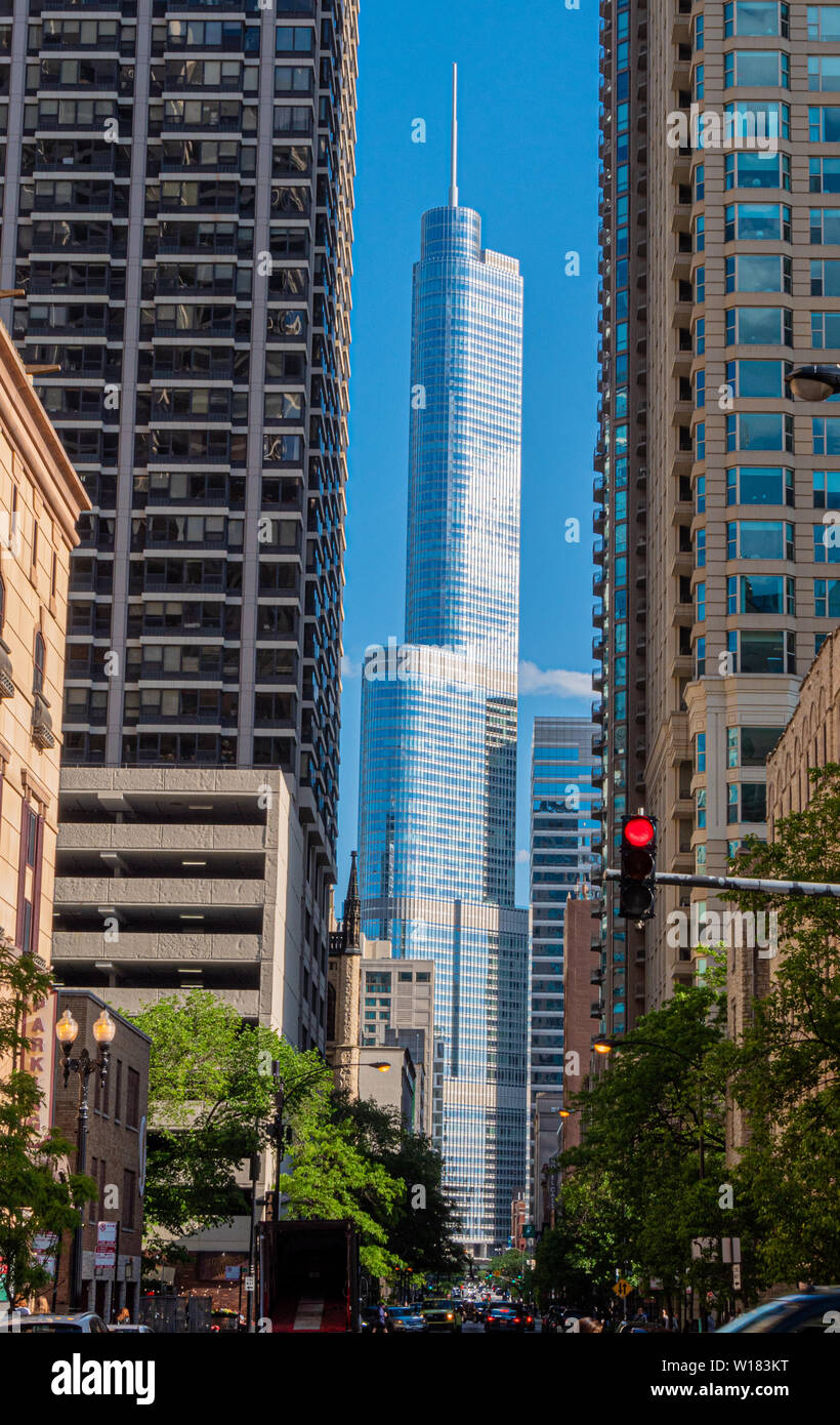 Chicago skyscraper canyon hi-res stock photography and images - Alamy