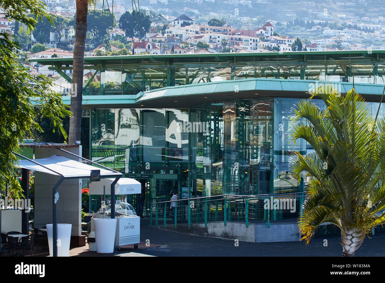 Must see attractions in madeira by railway hi-res stock photography and ...