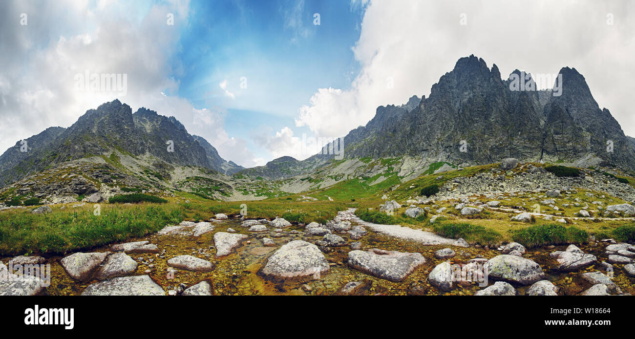 Top view mountain valley peaks hi-res stock photography and images - Alamy