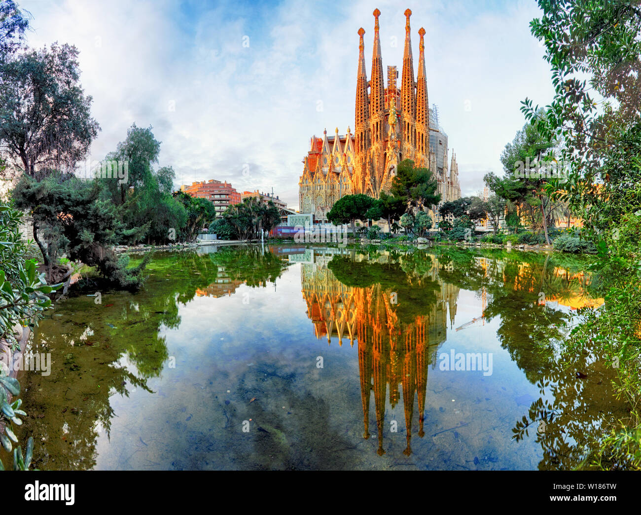 BARCELONA, SPAIN - FEB 10: View of the Sagrada Familia, a large Roman ...