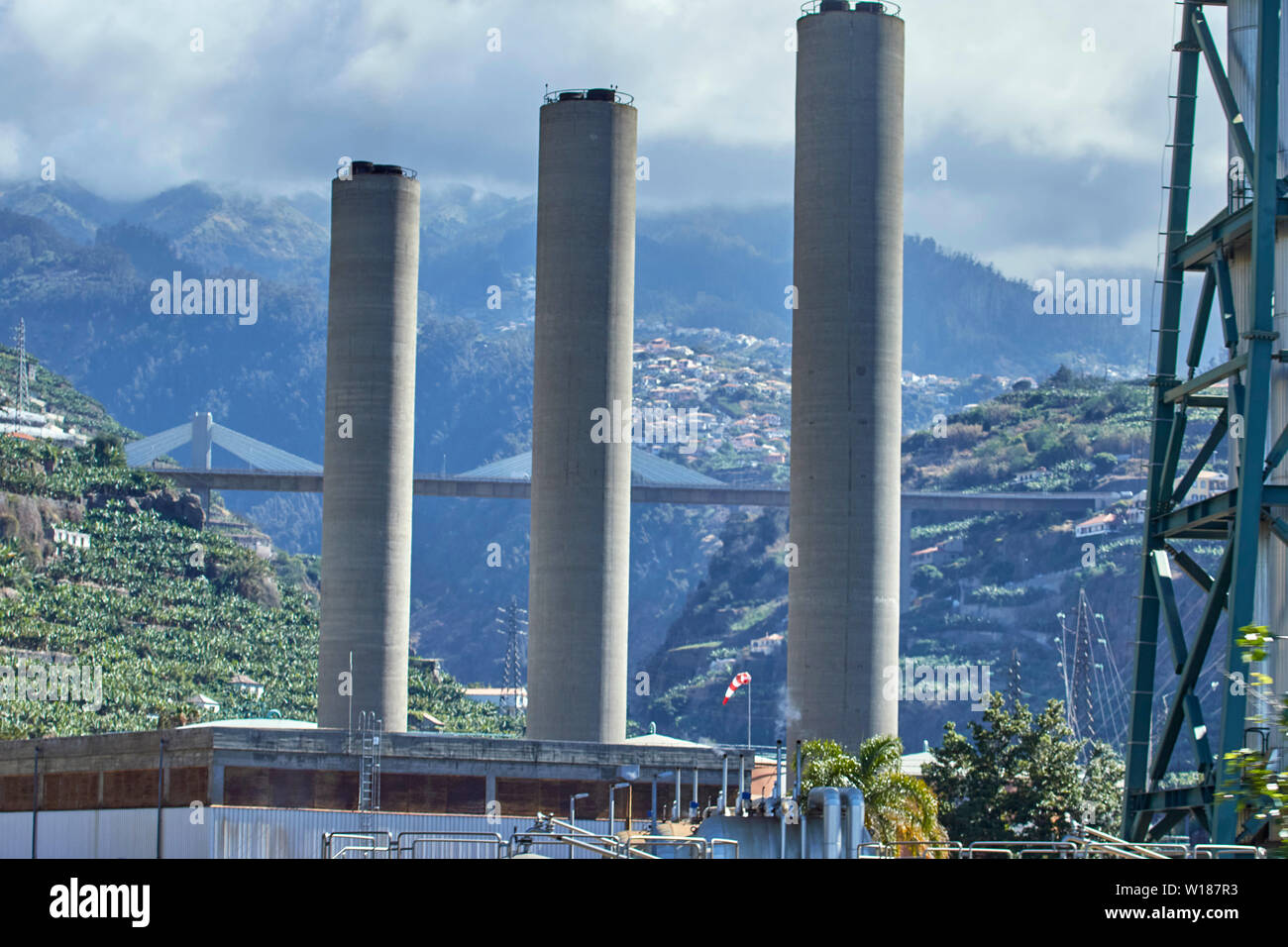 Câmara de Lobos landscape with the Socorridos Bridge (Ponte dos ...