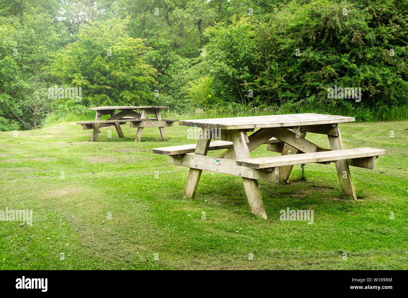 Clearing the table hi-res stock photography and images - Alamy