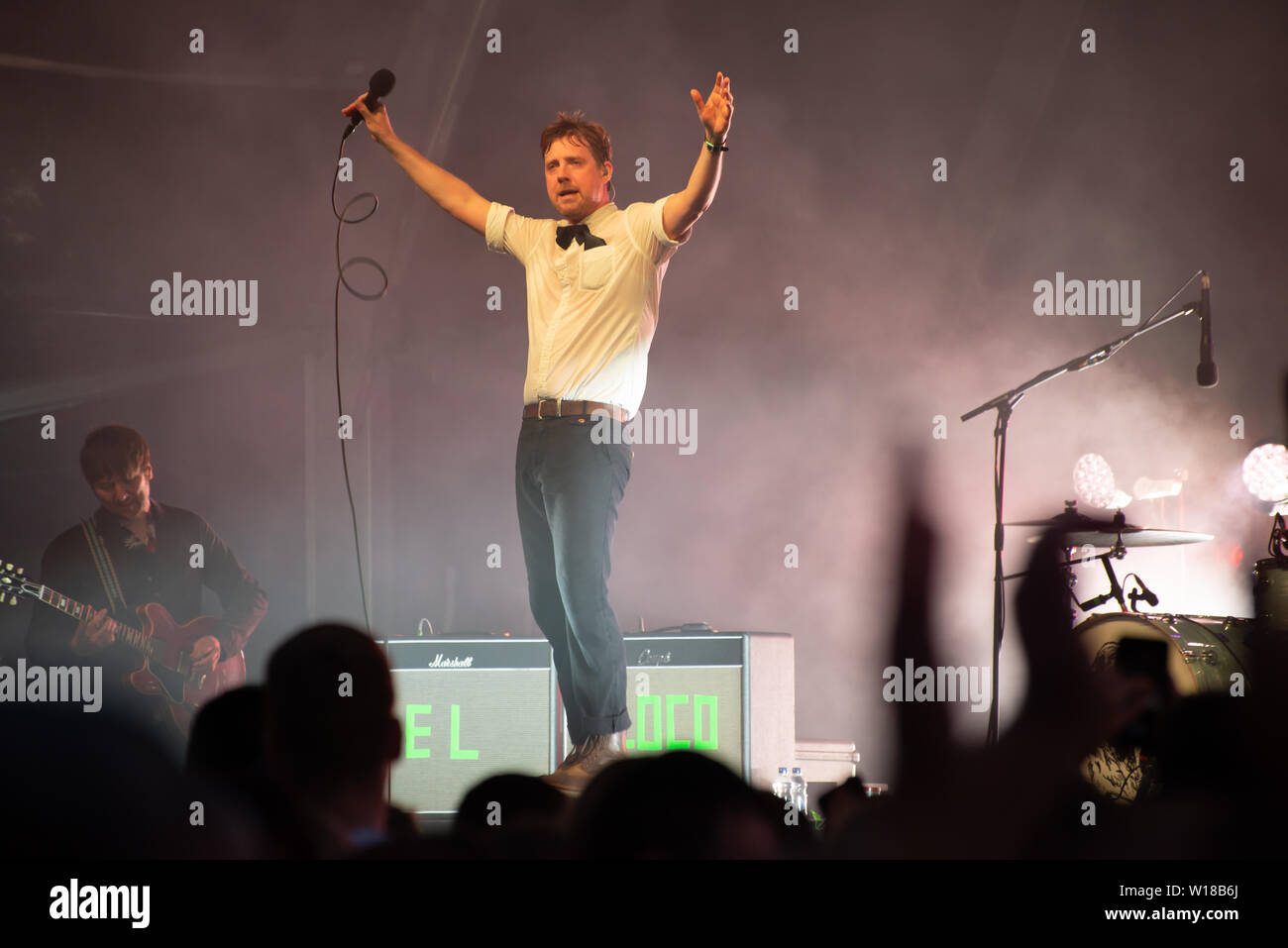 Ricky wilson kaiser chiefs hi-res stock photography and images - Alamy