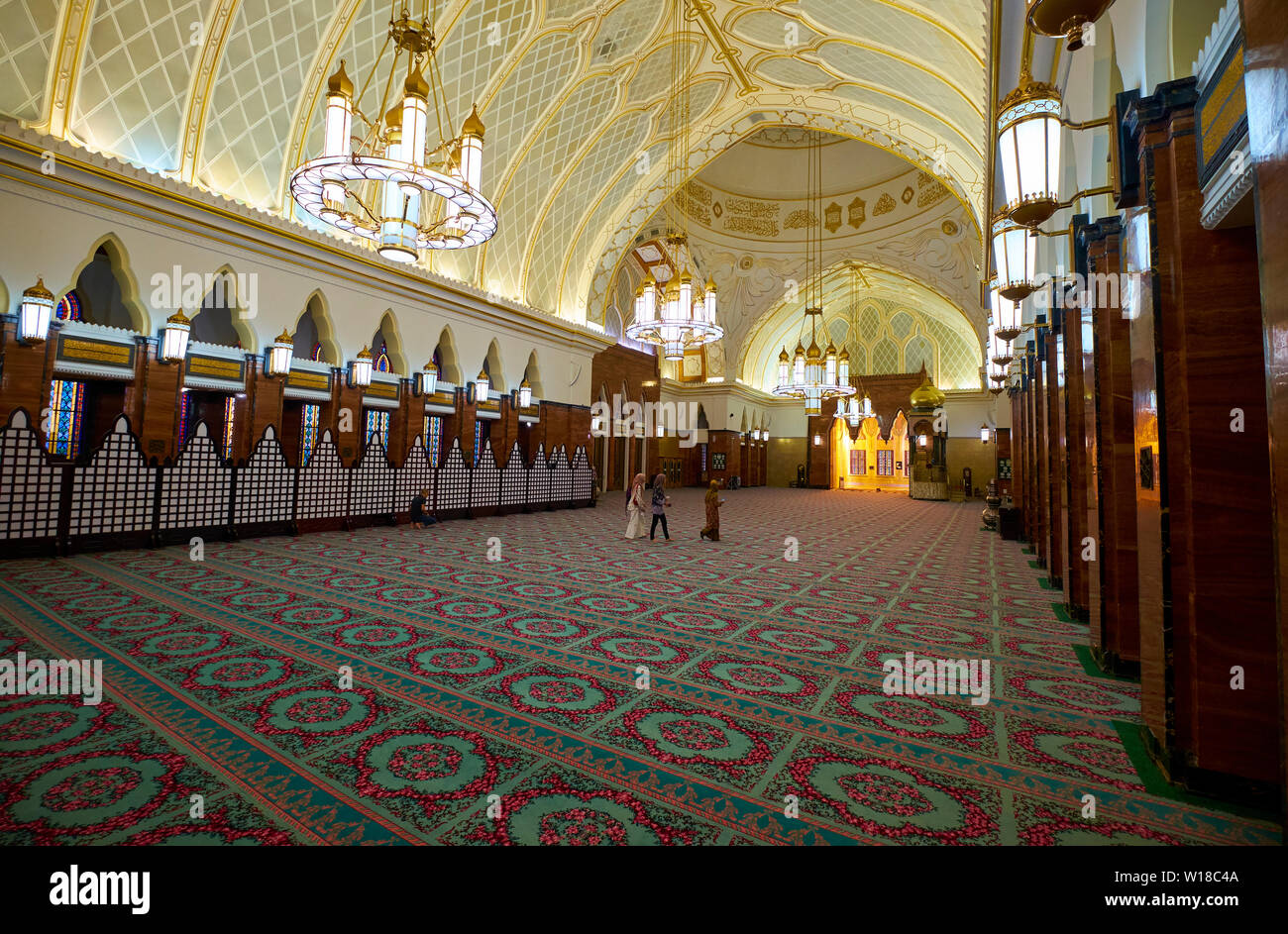 Sultan Omar Ali Saifuddin Mosque Interior