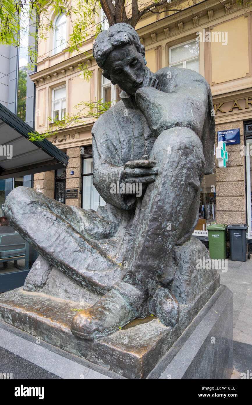 Nikola Tesla memorial statue, Zagreb, Croatia Stock Photo - Alamy