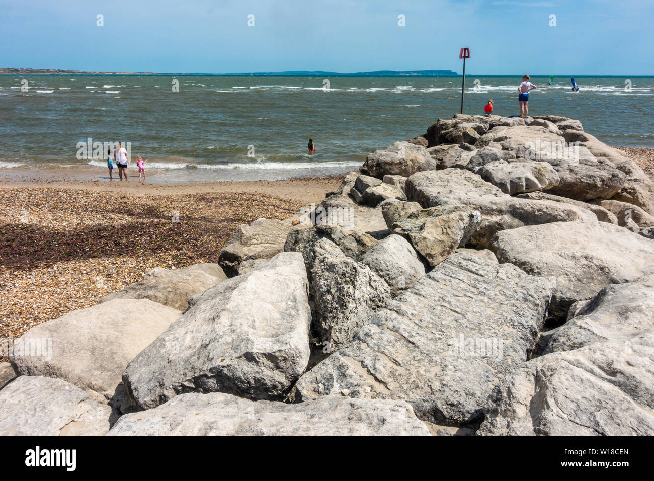 Groin shoreline hi-res stock photography and images - Alamy