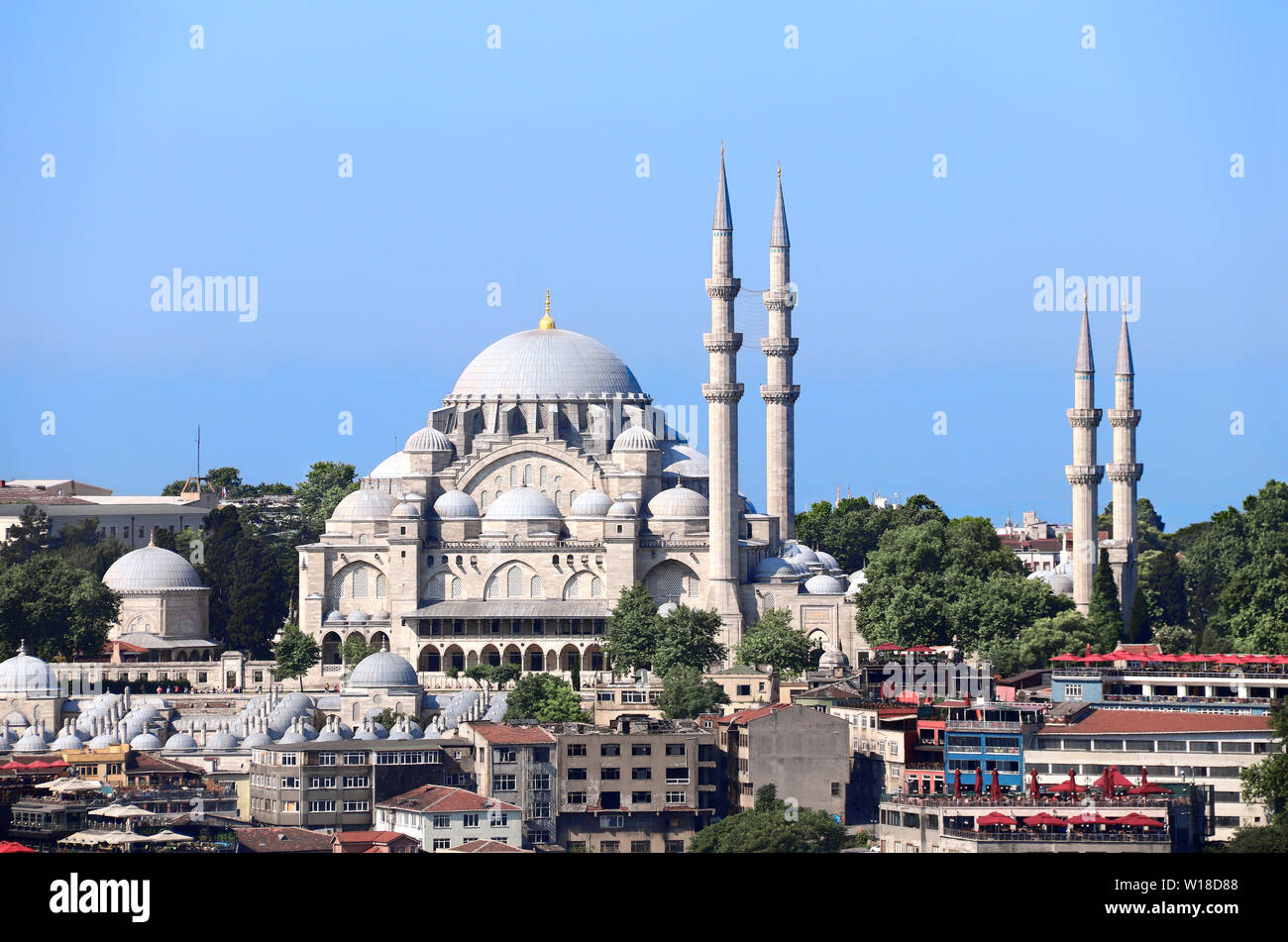 Suleymaniye Mosque and mausoleum of Suleiman the Magnificent (Great ...