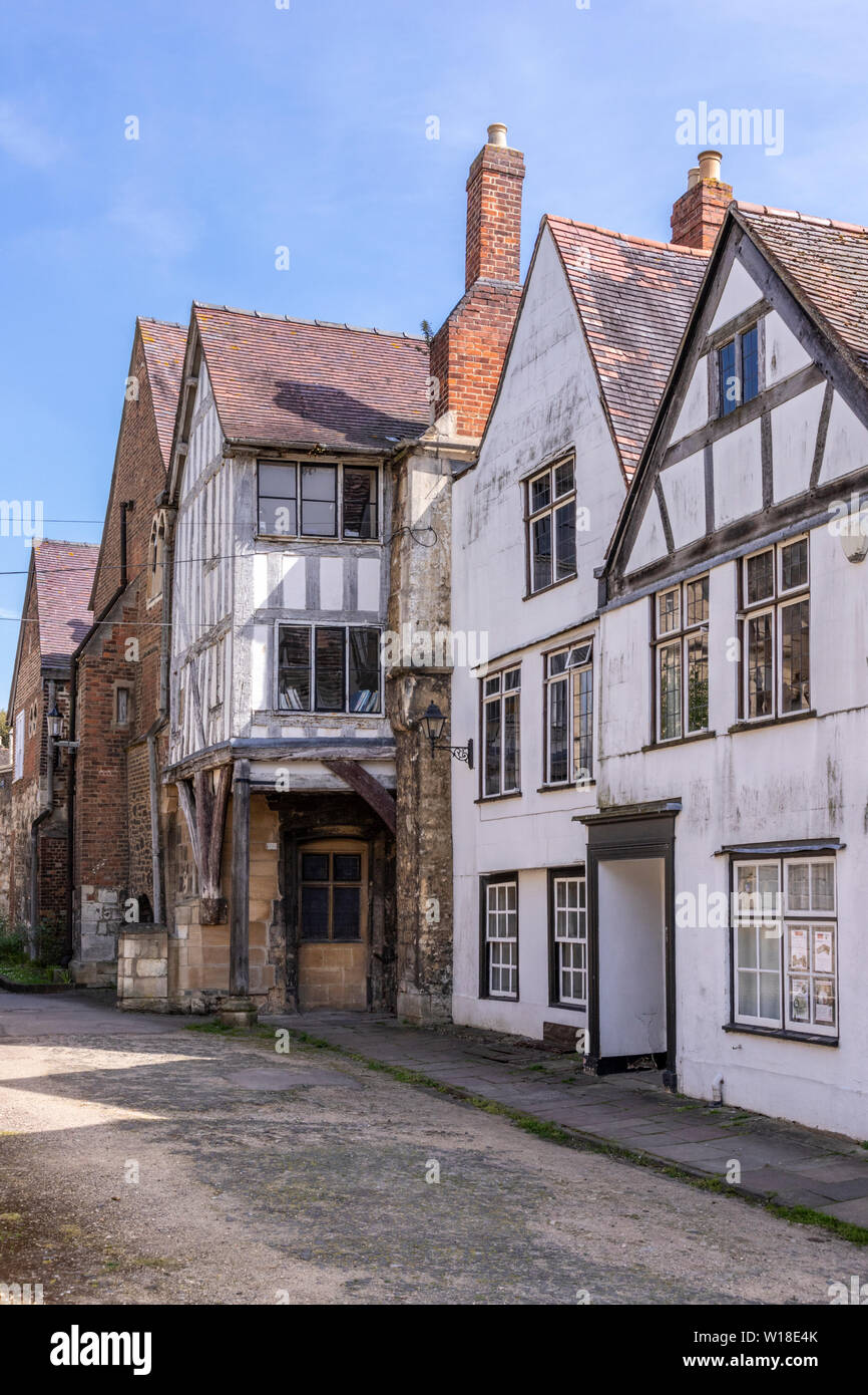 Medieval half timber houses britain uk hi-res stock photography and ...