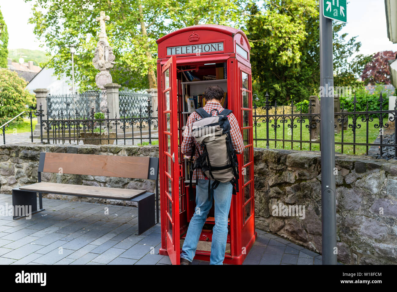Phone booth library hi-res stock photography and images - Alamy