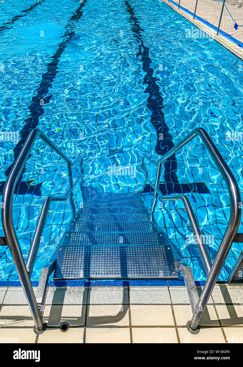 Warning sign at stairs hi-res stock photography and images - Alamy