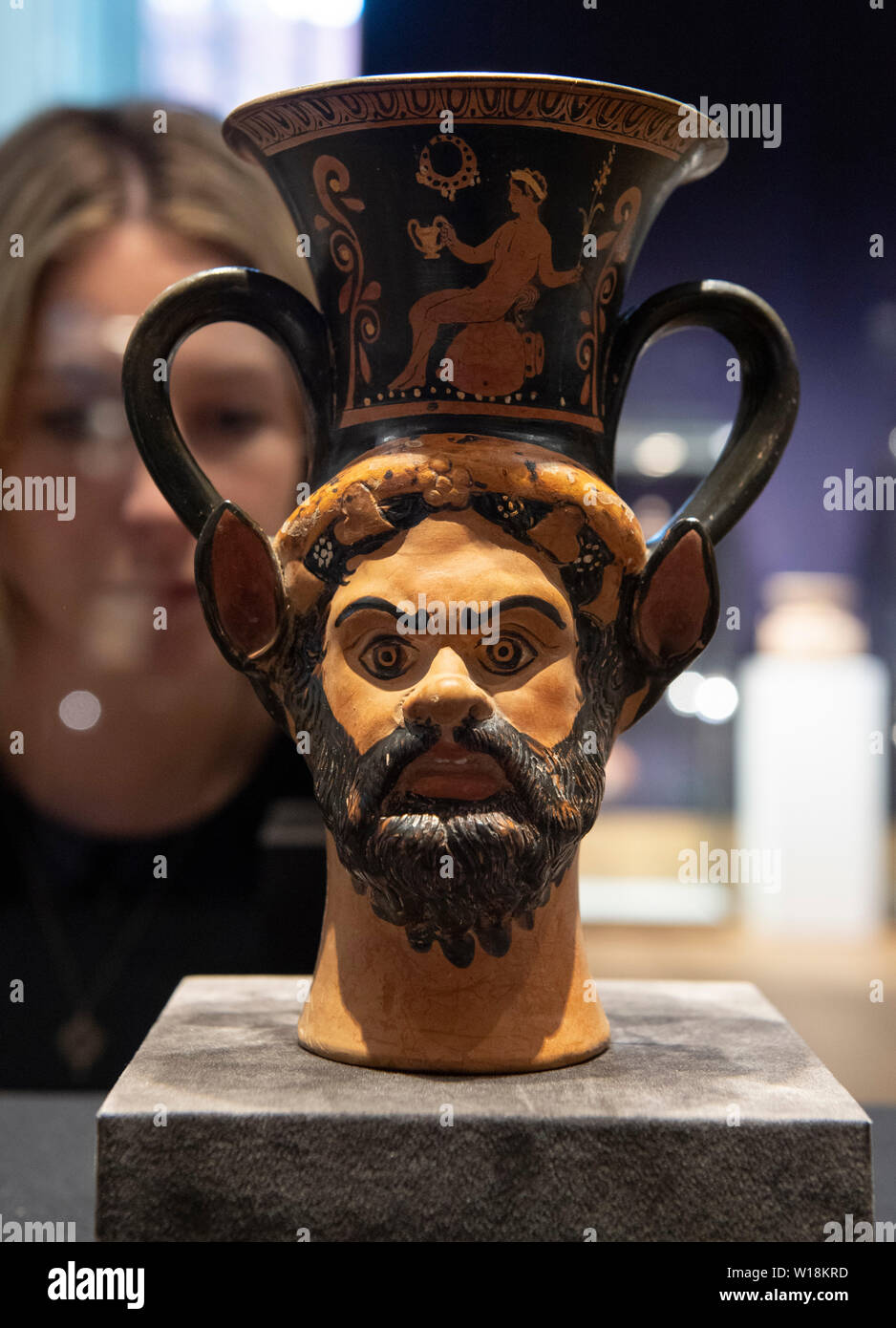 Kantharos hi-res stock photography and images - Alamy