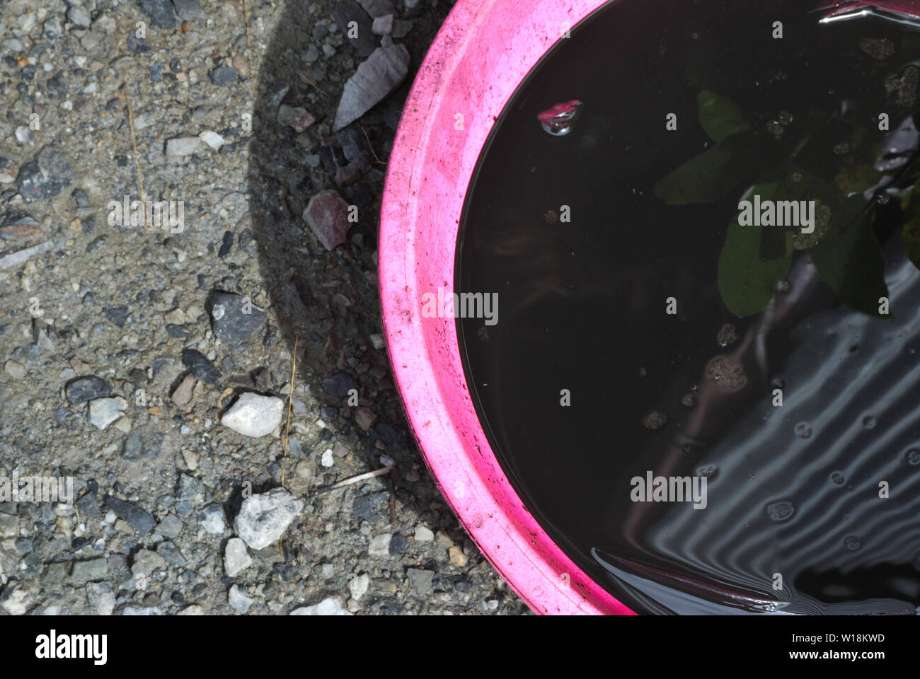 Old engine oil hi-res stock photography and images - Alamy