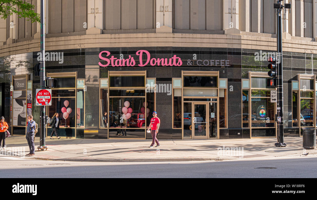 Stans Donuts and Coffee in Chicago - CHICAGO, USA - JUNE 12, 2019 Stock ...