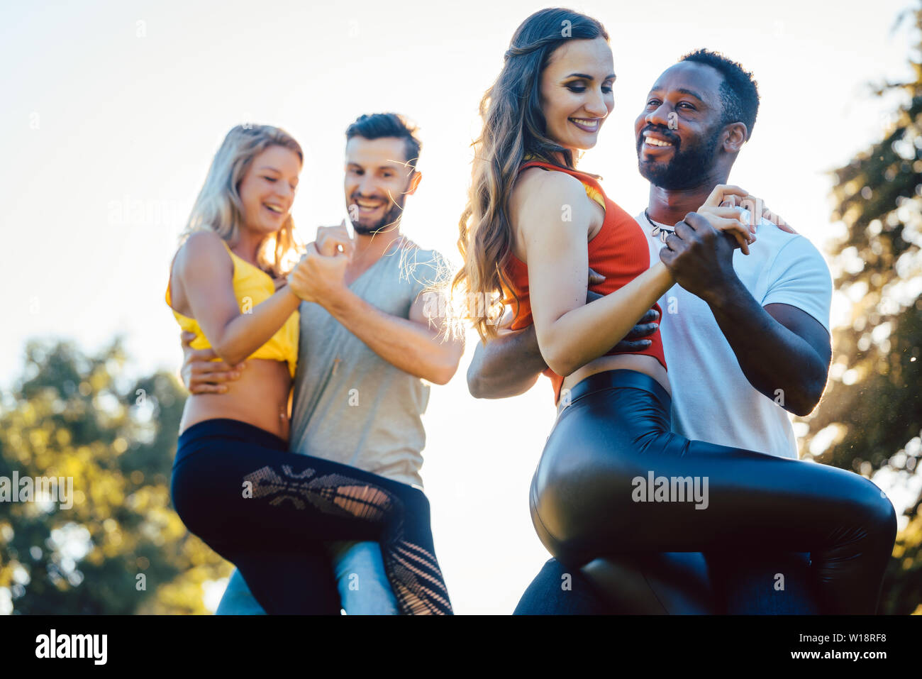 Diversity dance group hi-res stock photography and images - Alamy