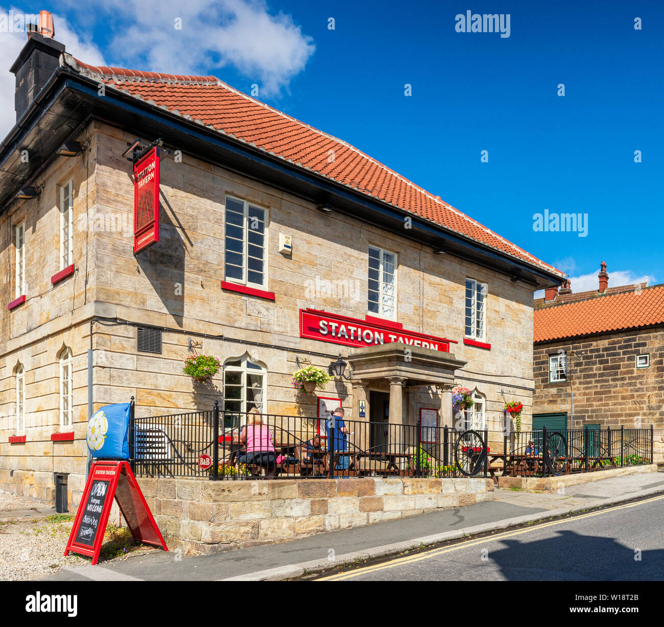 Station tavern grosmont hi-res stock photography and images - Alamy