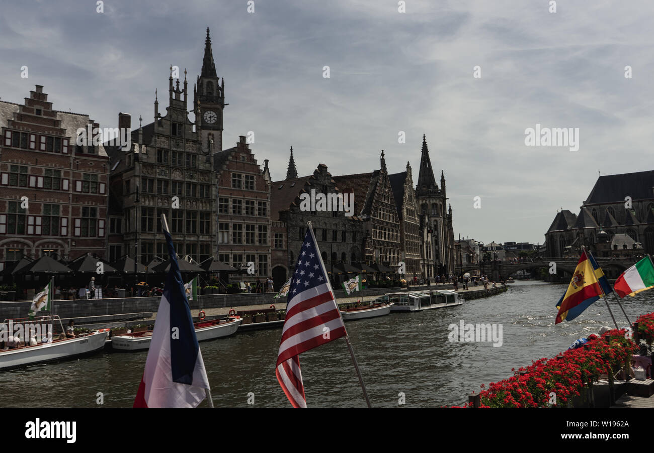 Multiple flags hi-res stock photography and images - Alamy