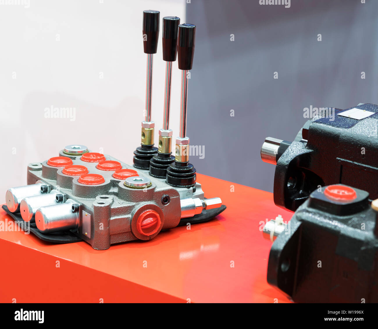 Hydraulic Control valve unit for evaculator , panel / back hole / truck ...